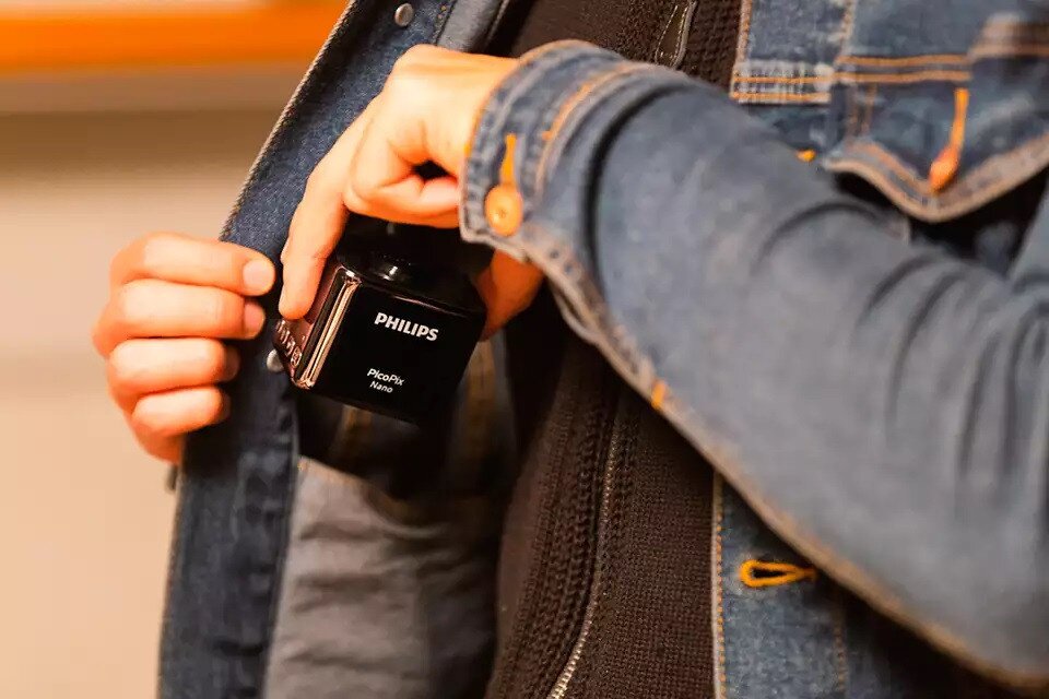 Order Philips PicoPix Nano Mobile Projector Worldwide - Tejar.com
